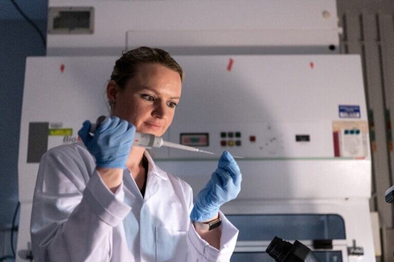 Microinjection: Transformation from wild to genetically modified ...