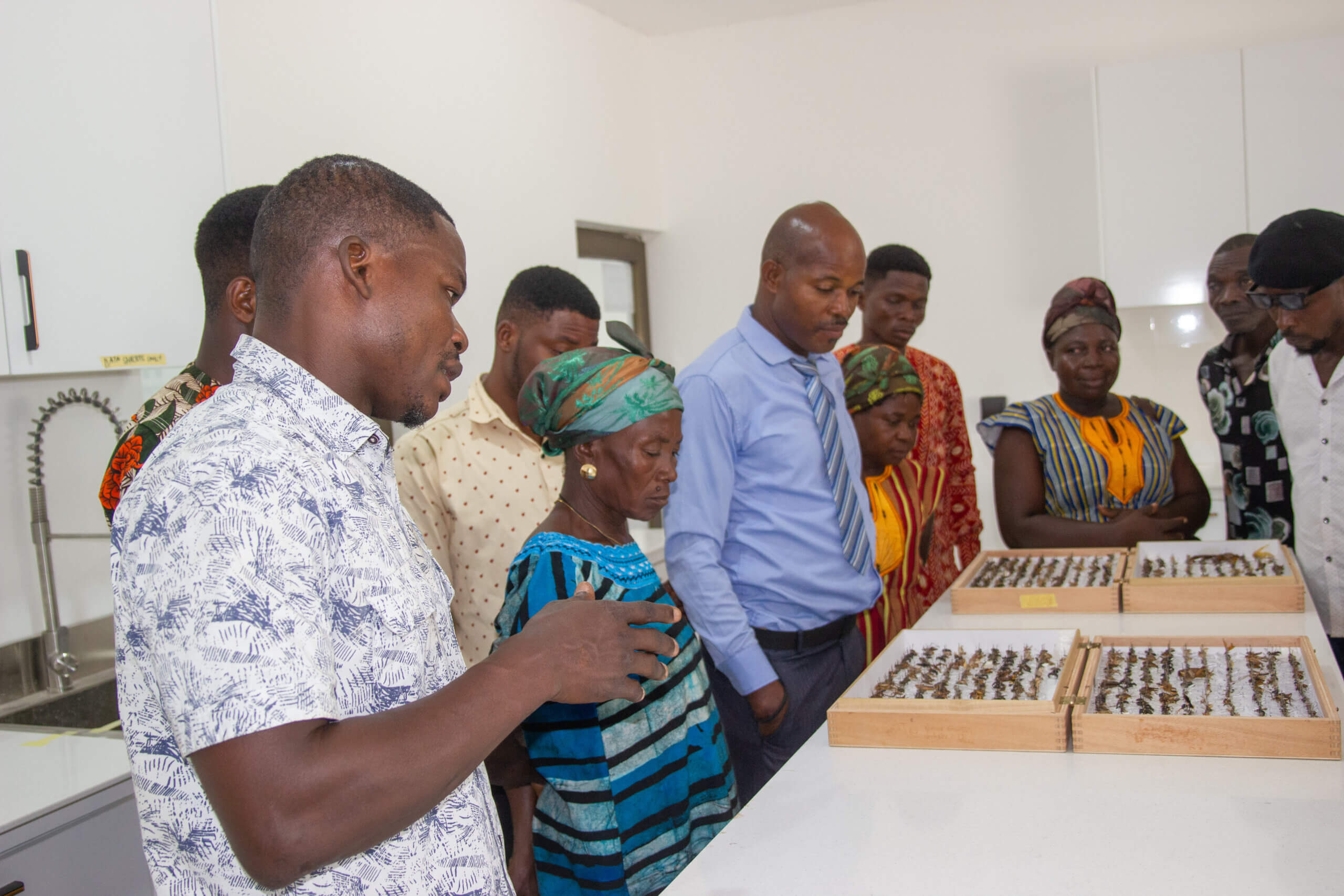 Community stakeholders visit Target Malaria Ghana’s research facility ...